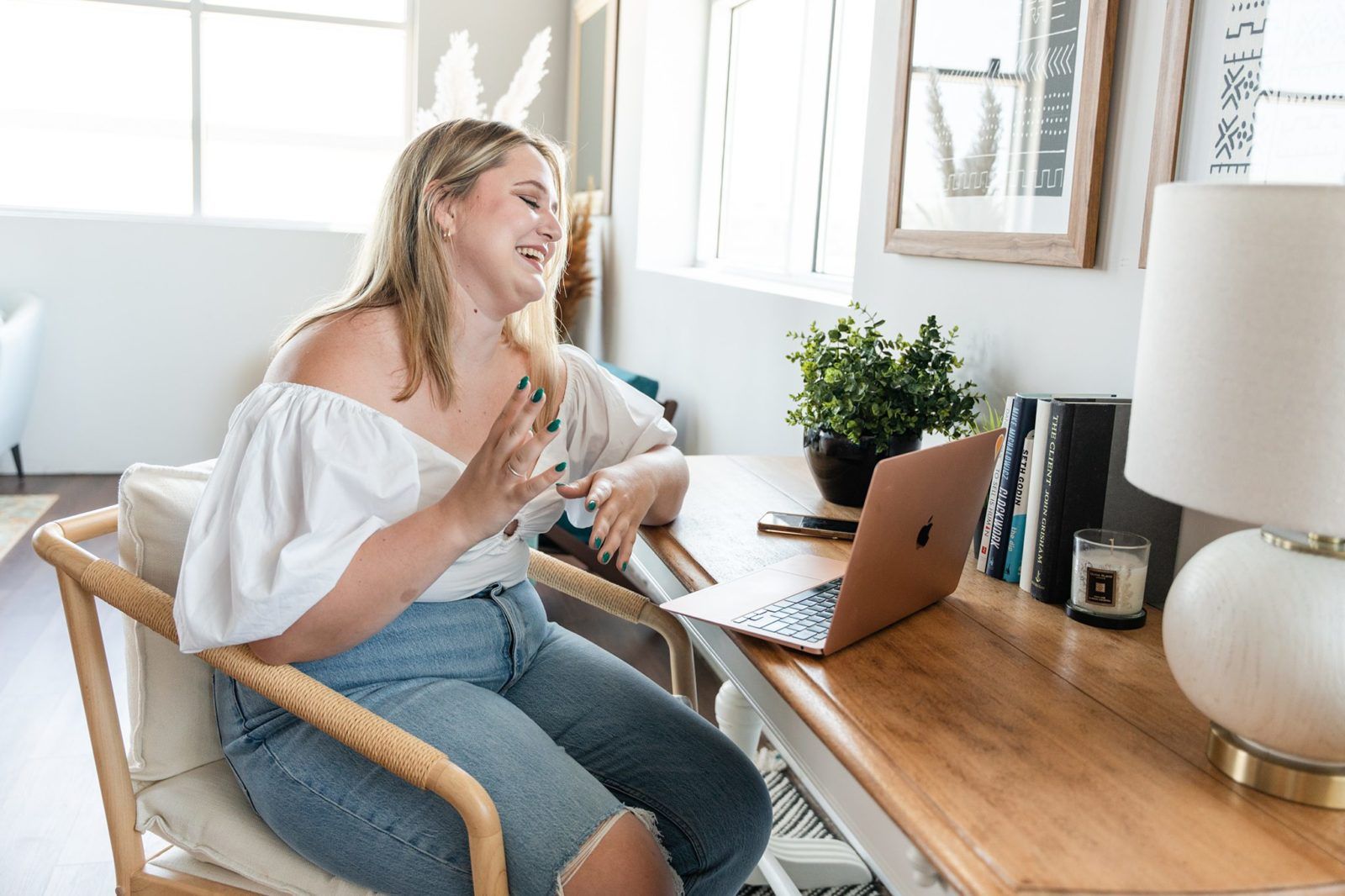 Branding Shoot Poses for your Personal Branding Photoshoot